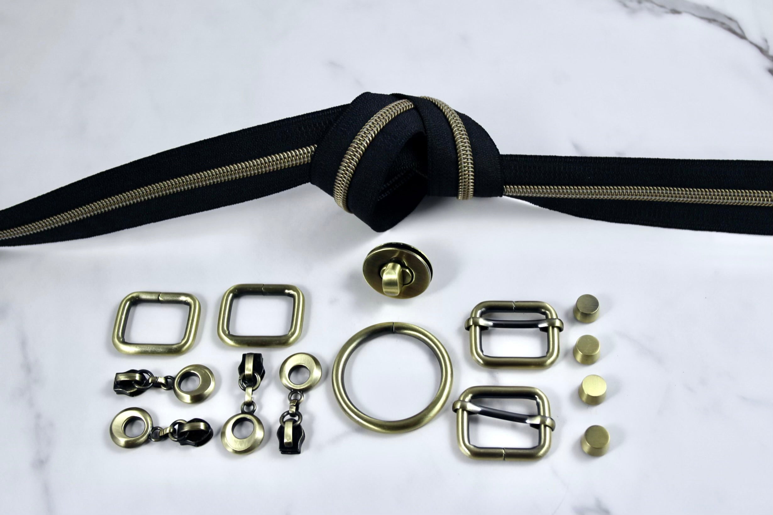 Siah Sidekick Hardware Kit (Emporium Threads) – Linds Handmade Designs